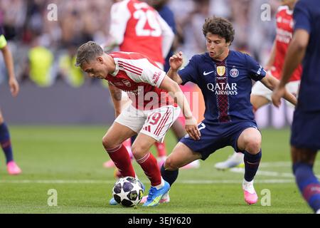 l. Leandro Trossard (Arsenal), Joao Neves Budapest, May 30, 2026 ...