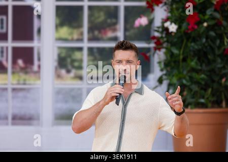 Ramon Roselly in the ARD TV show 'Immer wieder sonntags' at Europa-Park ...