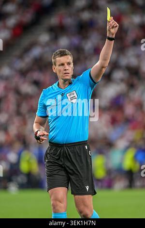 Budapest, Hungary. 30th, May 2026. Goalkeeper Matvei Safonov of Paris ...