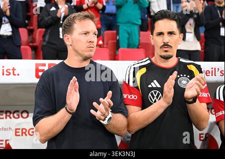 from left: Assistant Coach Benjamin Huebner, National Coach Julian ...