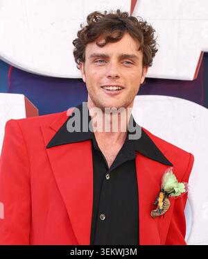 Cameron Scott arrives at the premiere of "Scary Movie" on Wednesday ...