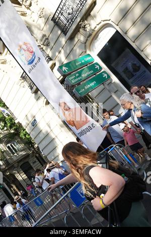 General atmosphere of the streets of central Madrid during the visit of ...