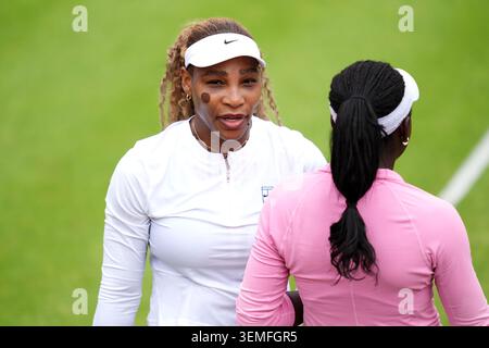 Victoria Mboko of Canada and Serena Williams of United States during ...