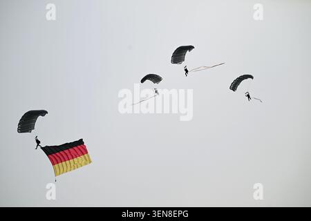 SYMBOL - 10 June 2026, Brandenburg, Schönefeld: A Bundeswehr ...