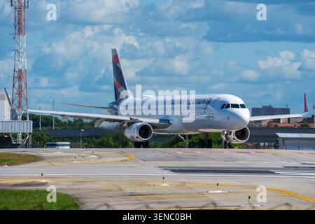 LATAM Airlines Airbus A320neo PT-MHM take-off at Pinto Martins ...
