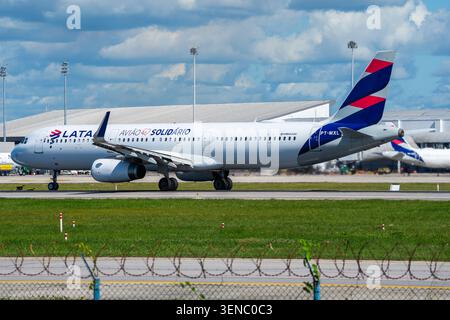 LATAM Airlines Airbus A320neo PT-MHM take-off at Pinto Martins ...