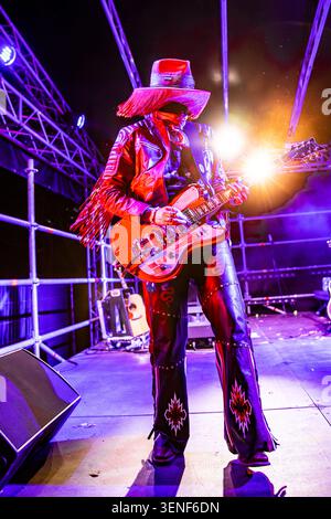 Milan Italy. 10th jun 2026. The American singer-songwriter William ...