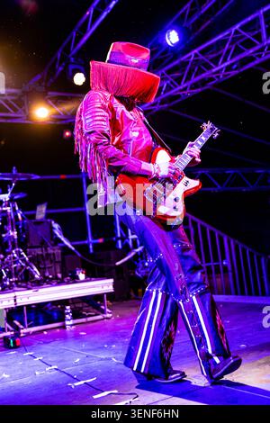 Milan Italy. 10th jun 2026. The American singer-songwriter William ...