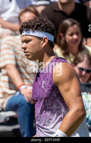 Stuttgart, Deutschland. 13th June, 2026. Taylor Fritz am Ball ...
