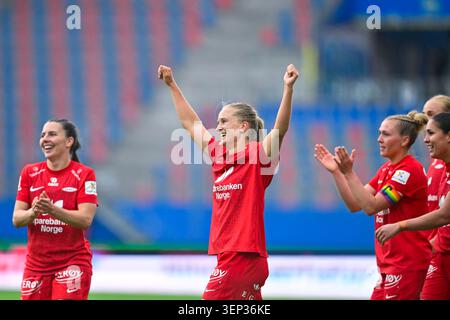 Oslo 20260613. Brann cheers after scoring by Brenna Lovera in the ...