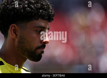 Qatar goalkeeper Mahmoud Abunada (1) reacts following second half World ...