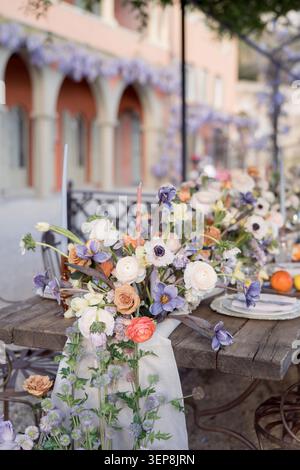 Fine art wedding table decor with flowers at Italian villa Stock Photo ...