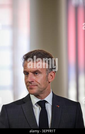 Le premier ministre canadien Mark Carney rencontre Volodymyr Zelensky ...