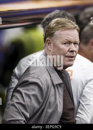 ARLINGTON - Netherlands coach Ronald Koeman arrives at Dallas Stadium ...