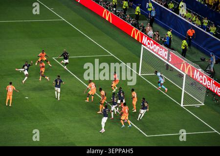 Wilfried Singo of Cote d'Ivoire deflects the attempts by Joel Ordonez ...