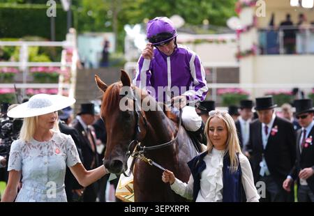 Great Barrier Reef and jockey Wayne Lordan after winning the Coventry ...