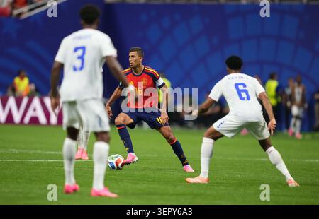 Rodri (Spain) controls the ball during Spain and Cape Verde, Group H ...