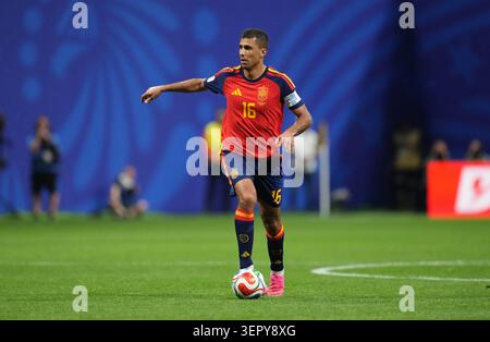 Atlanta, Aarhus, USA. 15th June, 2026. PABLO GAVI from Spain controls ...