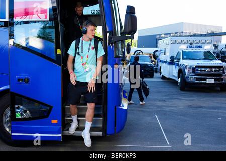 Foxborough, Massachusetts, USA 20260616. Players arrive at the stadium ...