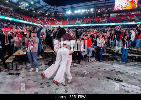 Oslo 20260617. People cheer after the 1-3 goal of Norway's Leo Østigard ...