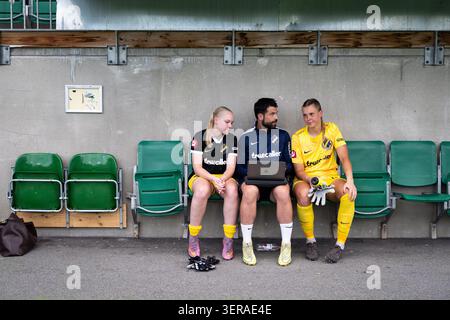 STOCKHOLM, SWEDEN - JUNE 17: Goalkeeper Emilia Dannbäck of AIK warms up ...