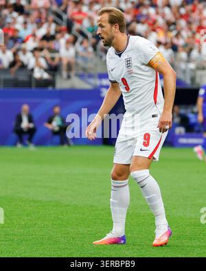June 17, 2026: England forward Harry Kane (9) directs teammate during ...