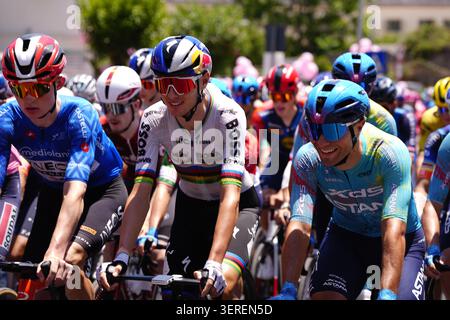 Bacoli, Italia. 18th June, 2026. The coast during Stage 5 of the Giro ...