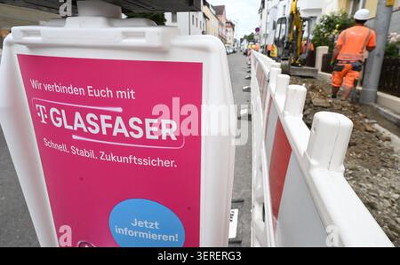 Stuttgart, Germany. 17th June, 2026. At a Deutsche Telekom construction ...