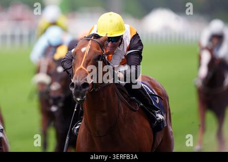 Nola Soul ridden by Seamie Heffernan on their way to winning the ...