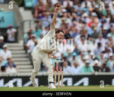 Nathan Smith of New Zealand delivers the ball during the 2nd Rothesay ...