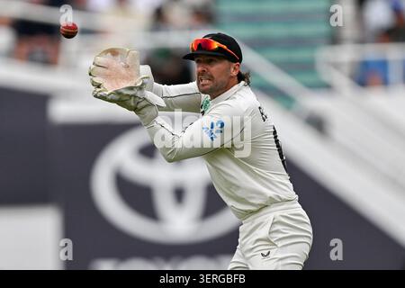 New Zealand wicketkeeper Tom Blundell takes the catch of England's ...