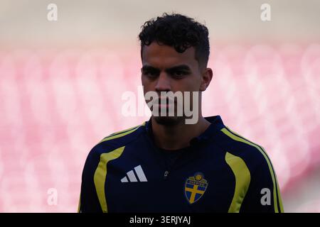 FRISCO, TEXAS - JUNE 18, 2026: Benjamin Nygren #10 of Sweden speaks ...