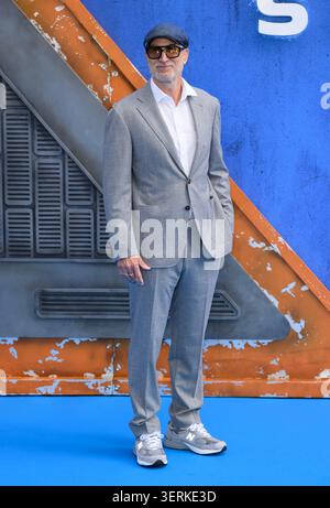 Craig Gillespie at the UK Sneak Peek Fan Event for the film 'Supergirl ...