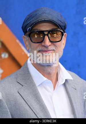 Craig Gillespie at the UK Sneak Peek Fan Event for the film 'Supergirl ...