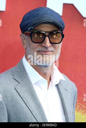 Craig Gillespie attends the Supergirl UK Sneak Peak Event at Cineworld ...