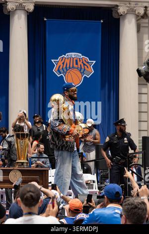 NYC Knicks Karl-Anthony Towns at the NBA Championship ceremony in New ...