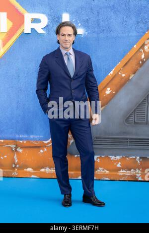 Peter Safran attends "Supergirl" UK Sneak Peak Fan Event at Cineworld ...
