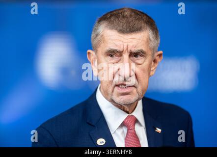 19 June 2026, Belgium, Brüssel: TV reporters are waiting for ...