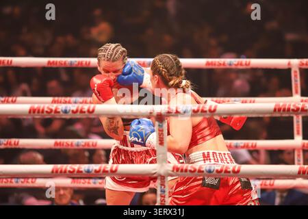 Canadian boxer Marie-Pier Houle and Mexican boxer María del Sol Moreno ...