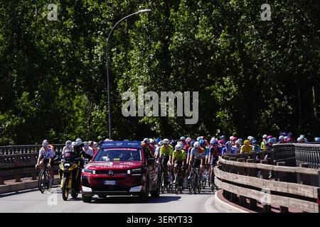 The race during Stage 7 of the Giro Next Gen 2026, from Sulmona to ...