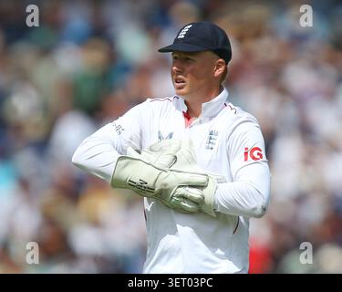 LONDON, ENGLAND - JUNE 20: Wicket keeper James Rew of England during ...