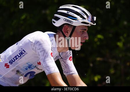 The race during Stage 7 of the Giro Next Gen 2026, from Sulmona to ...