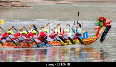 YICHANG, CHINA - JUNE 20, 2026 - The 2026 Dragon Boat Loong Boat Race ...