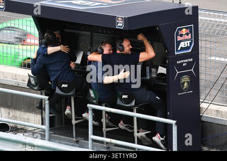 Team Abt Photo: Hoch Zwei Stock Photo - Alamy