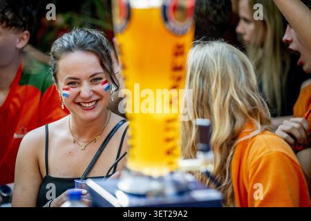 ROTTERDAM - Fans watch the Dutch national team in action against Sweden ...