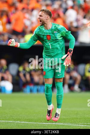 HOUSTON - Cody Gakpo of the Netherlands scores the 3-0 during the 2026 ...