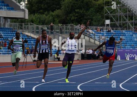 Romell Glave celebrates winning the Mens 100m at the UK Athletics ...