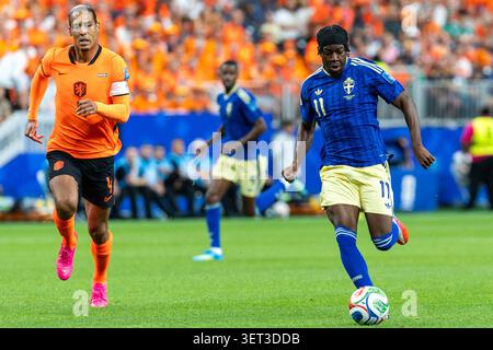 Sweden forward Anthony Elanga (11) dribbles the ball during the ...