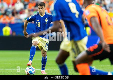 Sweden midfielder Yasin Ayari (18) dribbles the ball during the ...