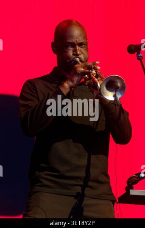 Thetford, UK, 21 June, 2026. Bitty McLean in concert. Pictured left to ...